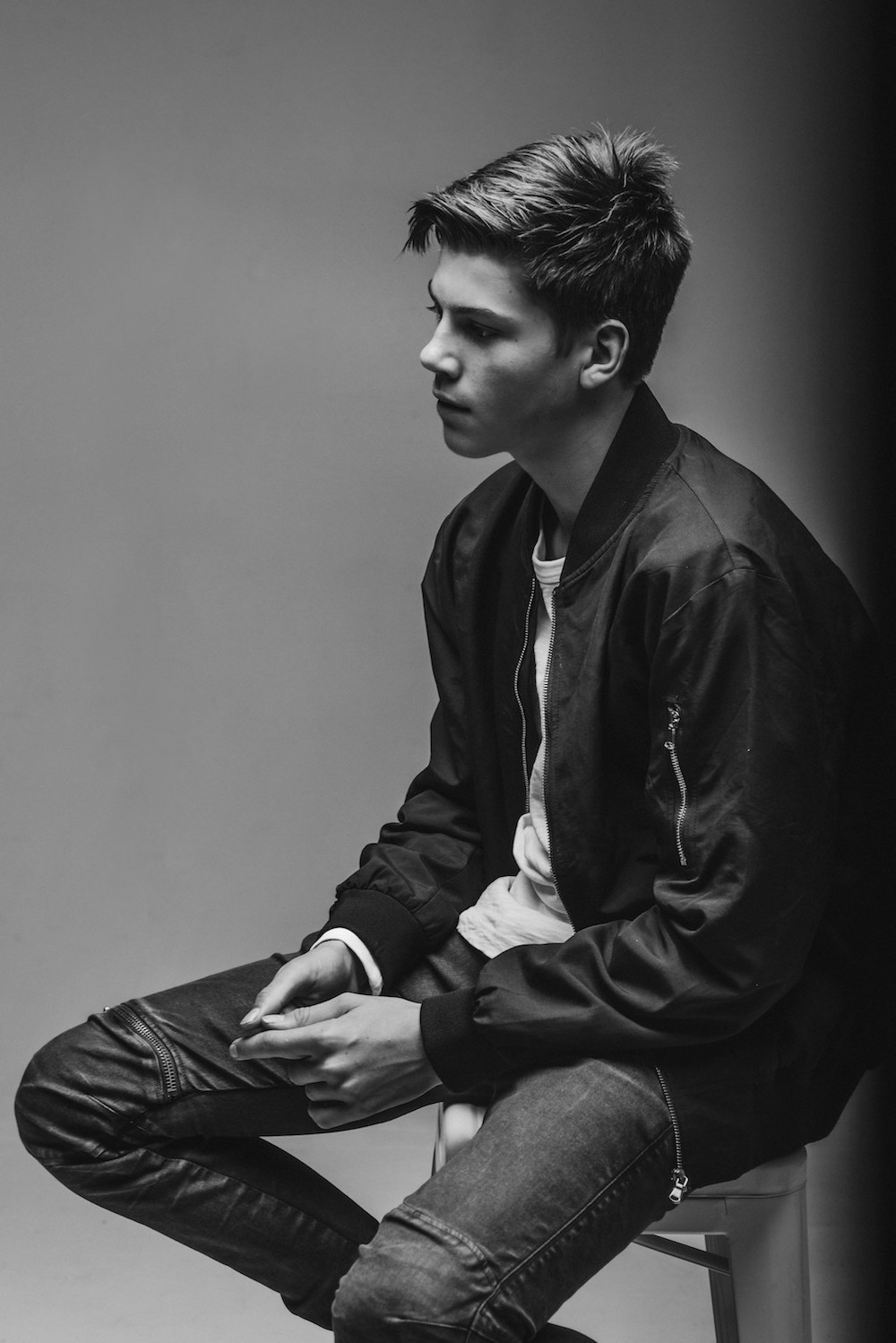 "Younger": Ruel mit neuem Video